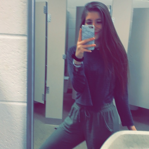 Abbie's Closet (@abbielehman5264) | Poshmark